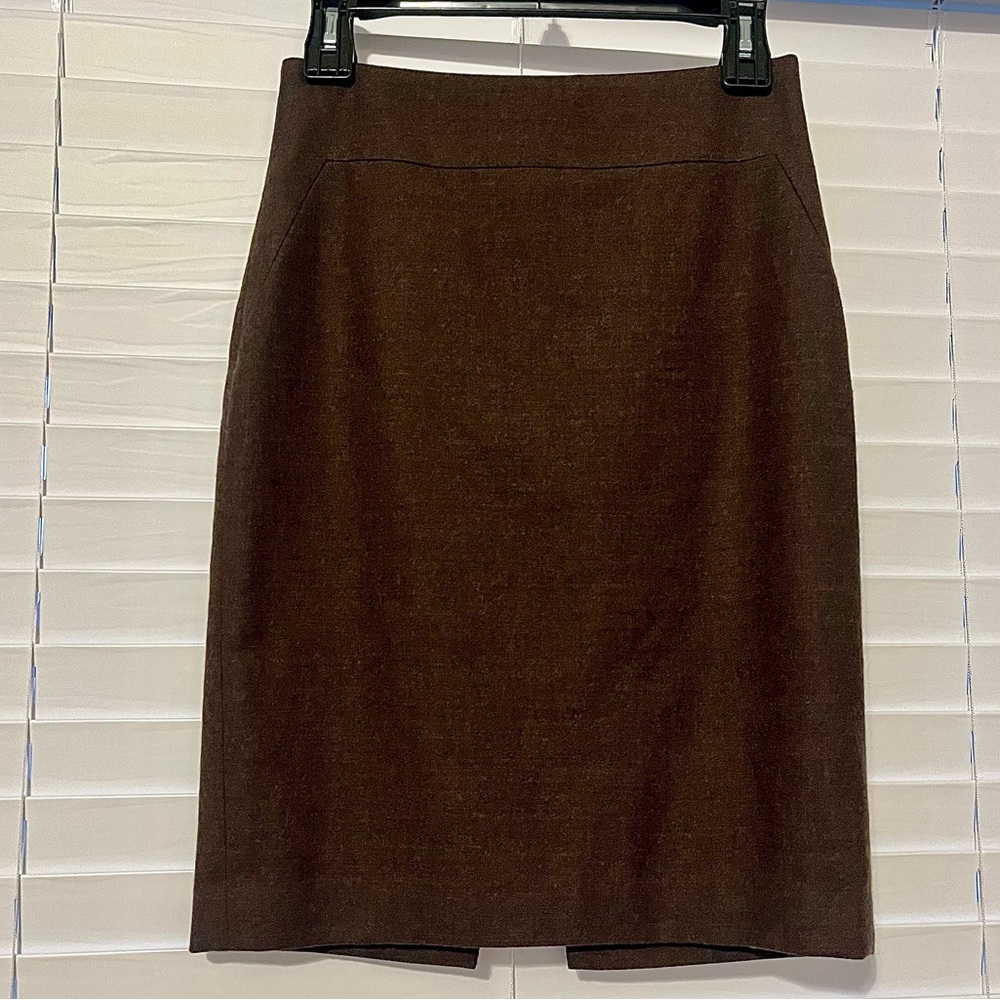 Full Zipping Back Banana Republic Pencil Skirt - Gem
